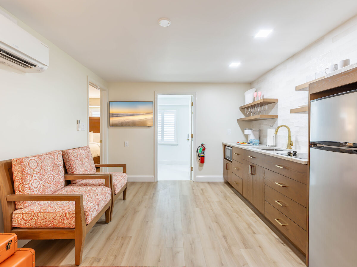 Premium Studios, Suites, & 2-Bedroom Suite - Cape May Hotel